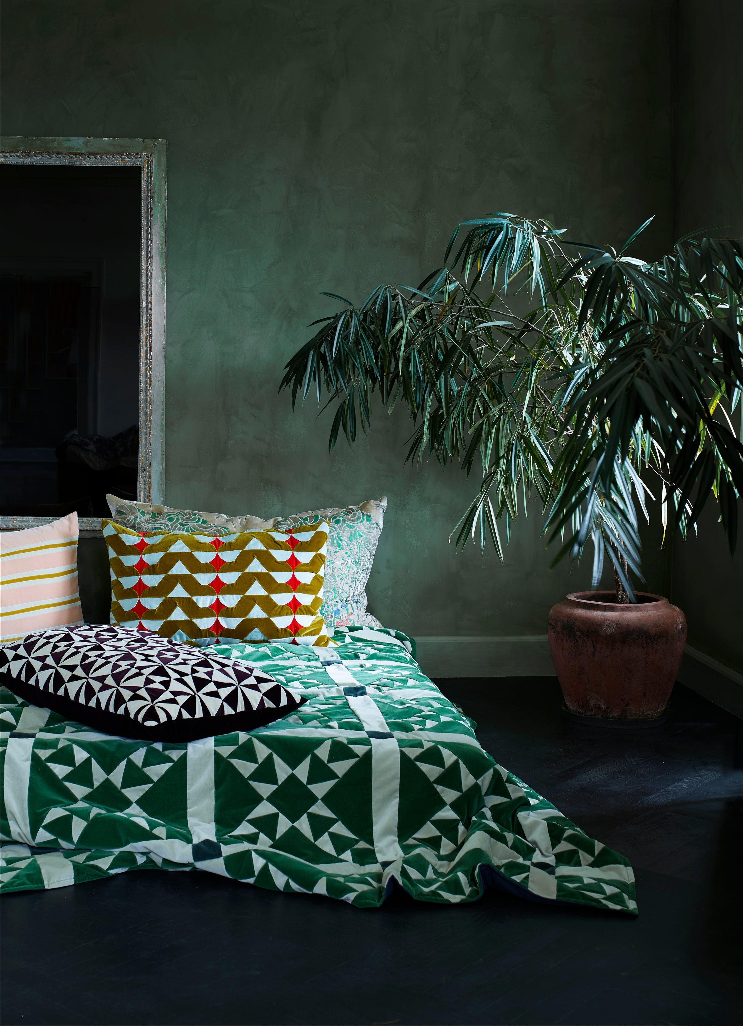 Master the Art of Mixing Bold and Subtle Throws for a Stylish Look ...